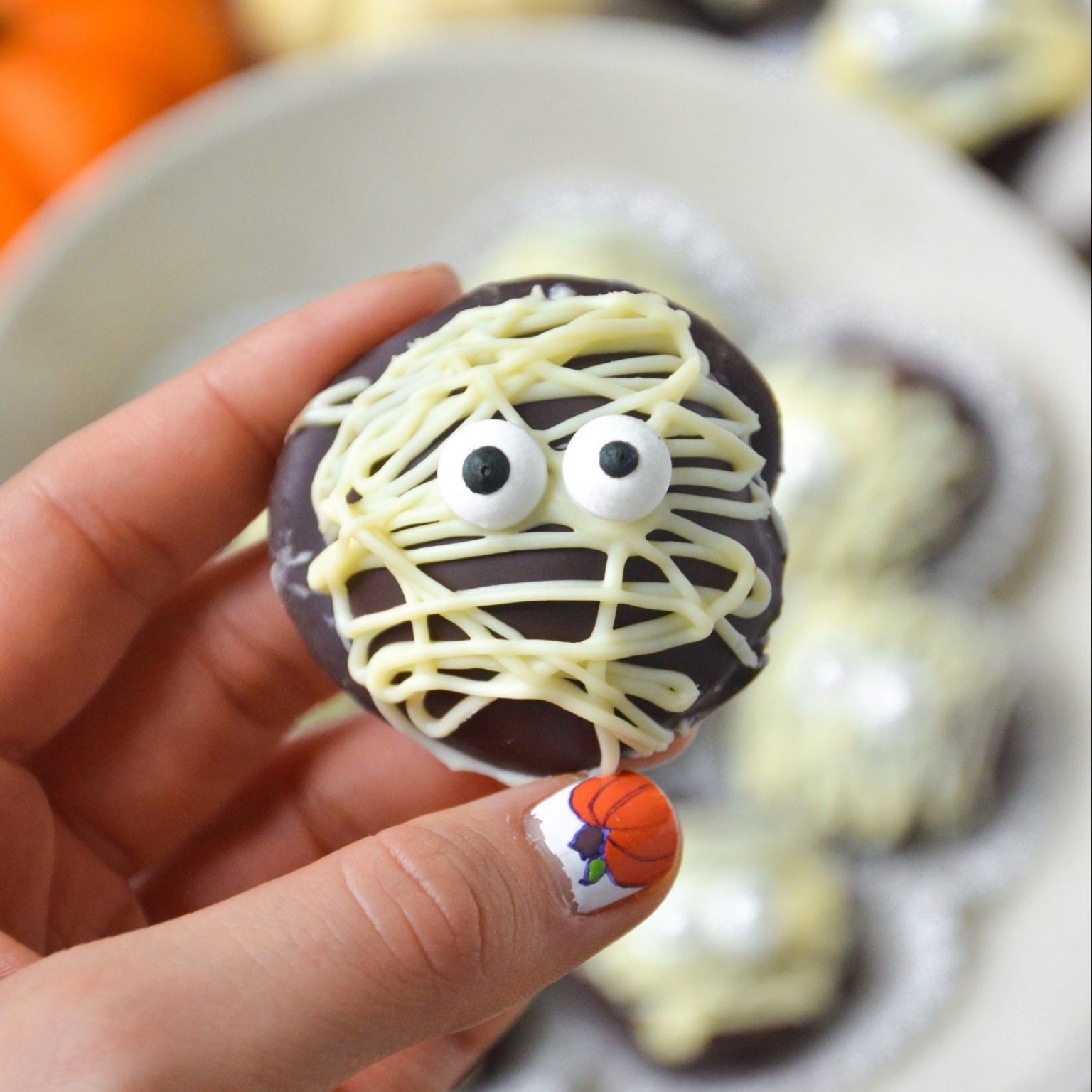 Halloween Truffles (Mummies) - Veggie World Recipes