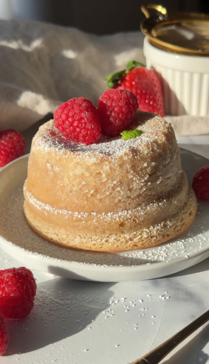 White Chocolate Lava Cake - Veggie World Recipes